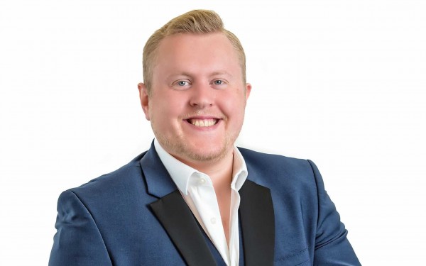 Hire Adam Robertson for your event | Entertainment Nation