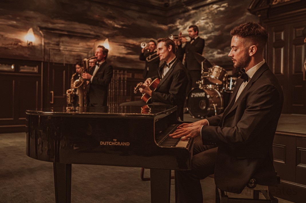 Leo and The Gems Superb 4 Piece Jazz Swing Band Entertainment Nation