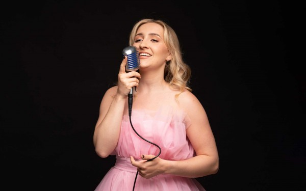 Annabelle Grace | Stunning Solo Pop & Soul Singer | Entertainment Nation