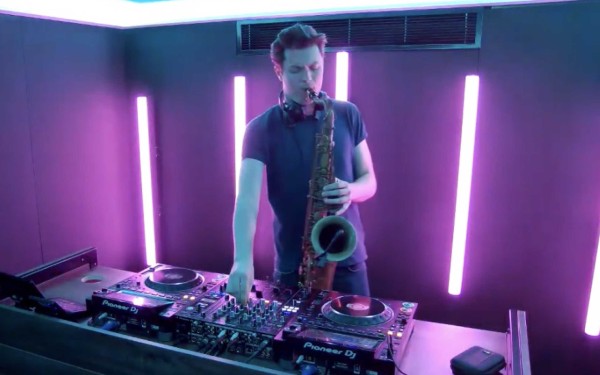 DJ Saxspin | Pro DJ & Saxophonist | Entertainment Nation