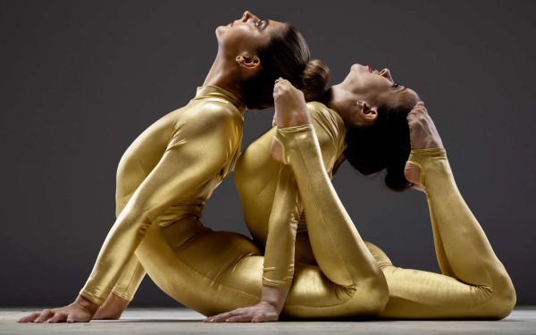 Crazy Contortions | Breathtaking Contortionist Duo | Entertainment Nation