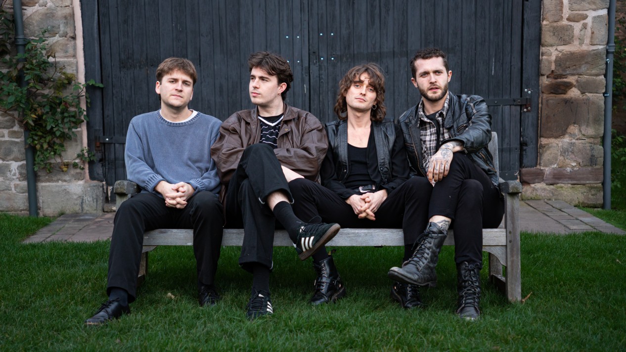 Stand Easy | Lively 4-Piece Pop & Rock Band | Entertainment Nation