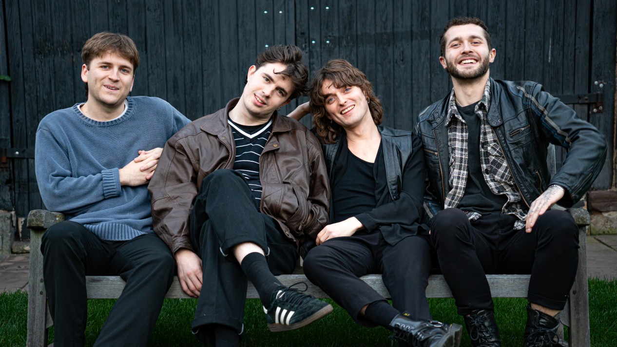 Stand Easy | Lively 4-Piece Pop & Rock Band | Entertainment Nation