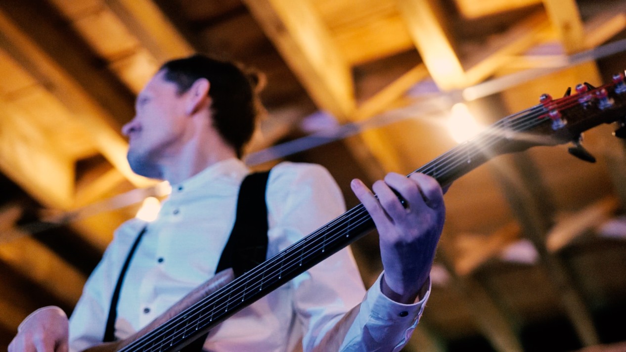 Ember Nights | Unmissable 5-Piece Pop & Rock Band | Entertainment Nation