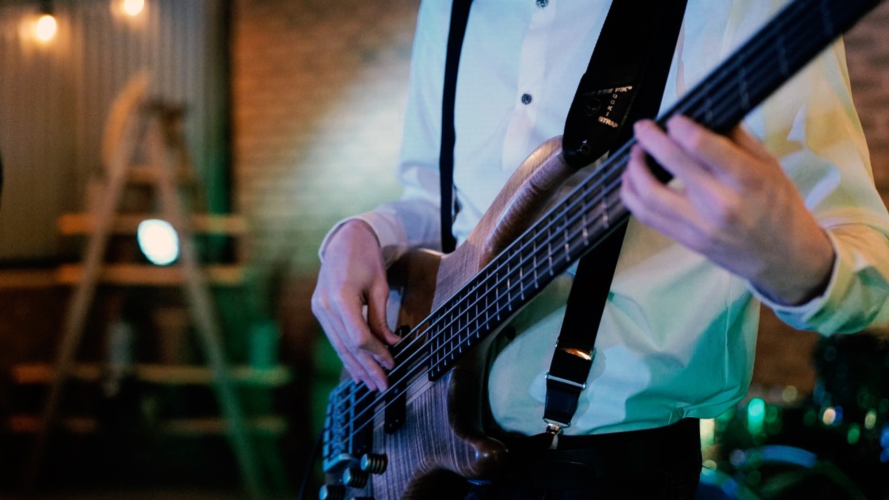 Ember Nights | Unmissable 5-Piece Pop & Rock Band | Entertainment Nation