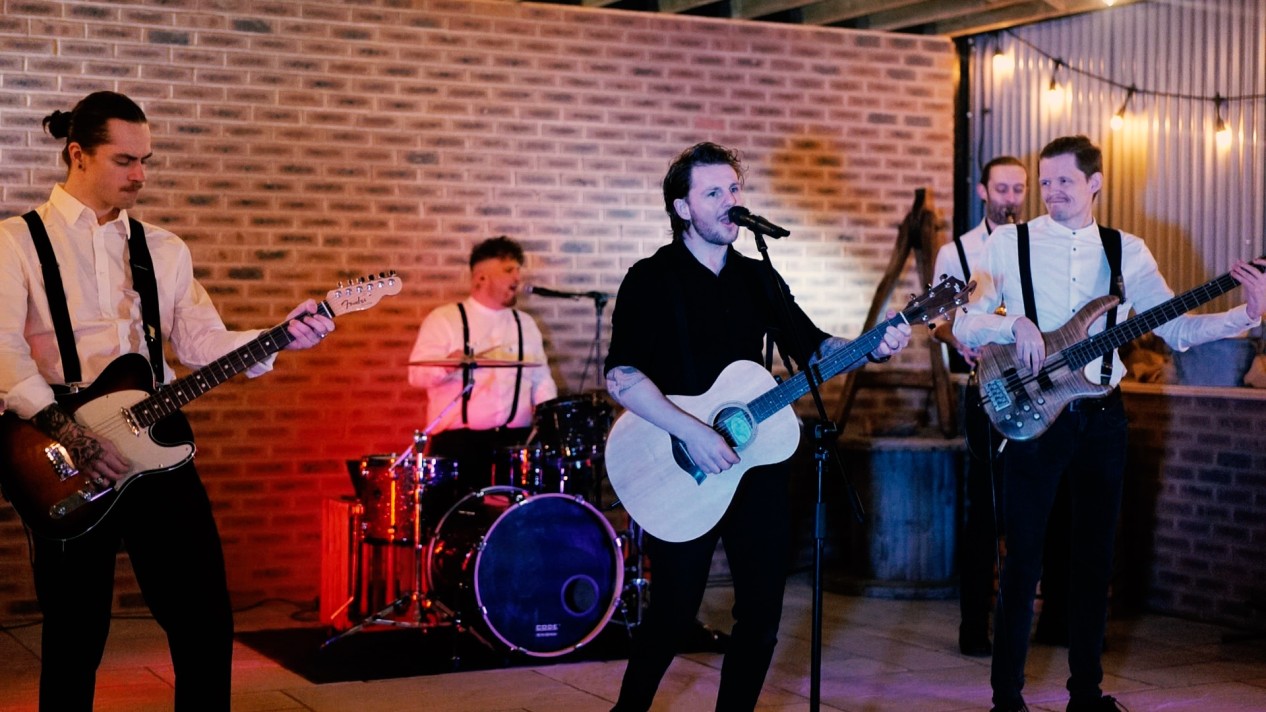 Ember Nights | Unmissable 5-Piece Pop & Rock Band | Entertainment Nation