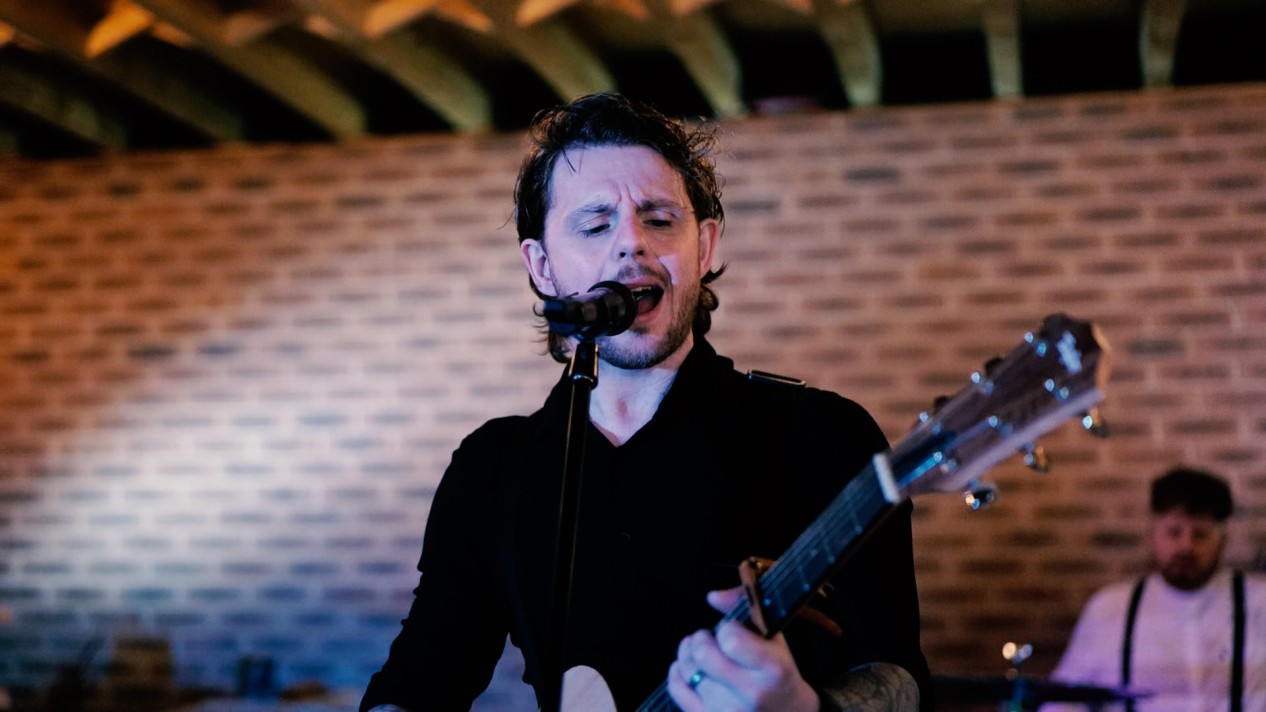 Ember Nights | Unmissable 5-Piece Pop & Rock Band | Entertainment Nation