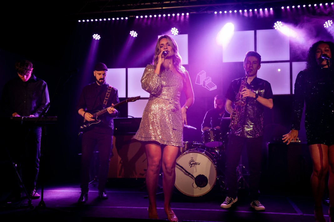 Bellerose | Crowd-Pleasing 4-Piece Pop & Rock Band | Entertainment Nation