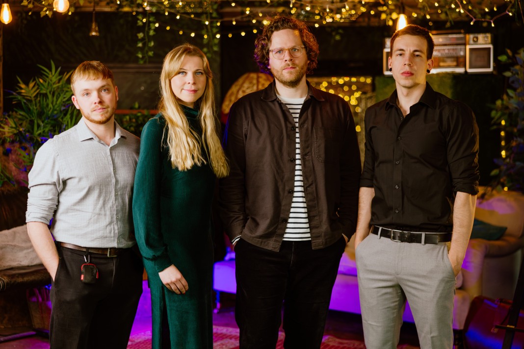 Paper Kisses | Crowd-Pleasing 4-Piece Party Band | Entertainment Nation