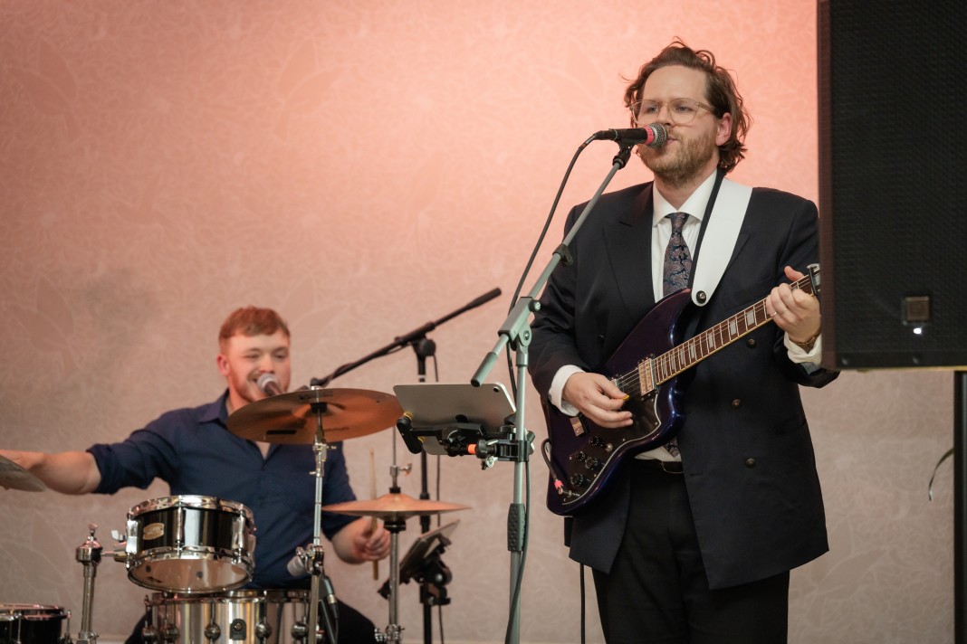 Paper Kisses | Crowd-Pleasing 4-Piece Party Band | Entertainment Nation