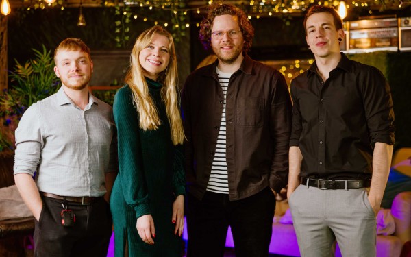 Paper Kisses | Crowd-Pleasing 4-Piece Party Band | Entertainment Nation