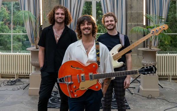 Turning Pages | Energetic 3-Piece Pop & Indie Band | Entertainment Nation