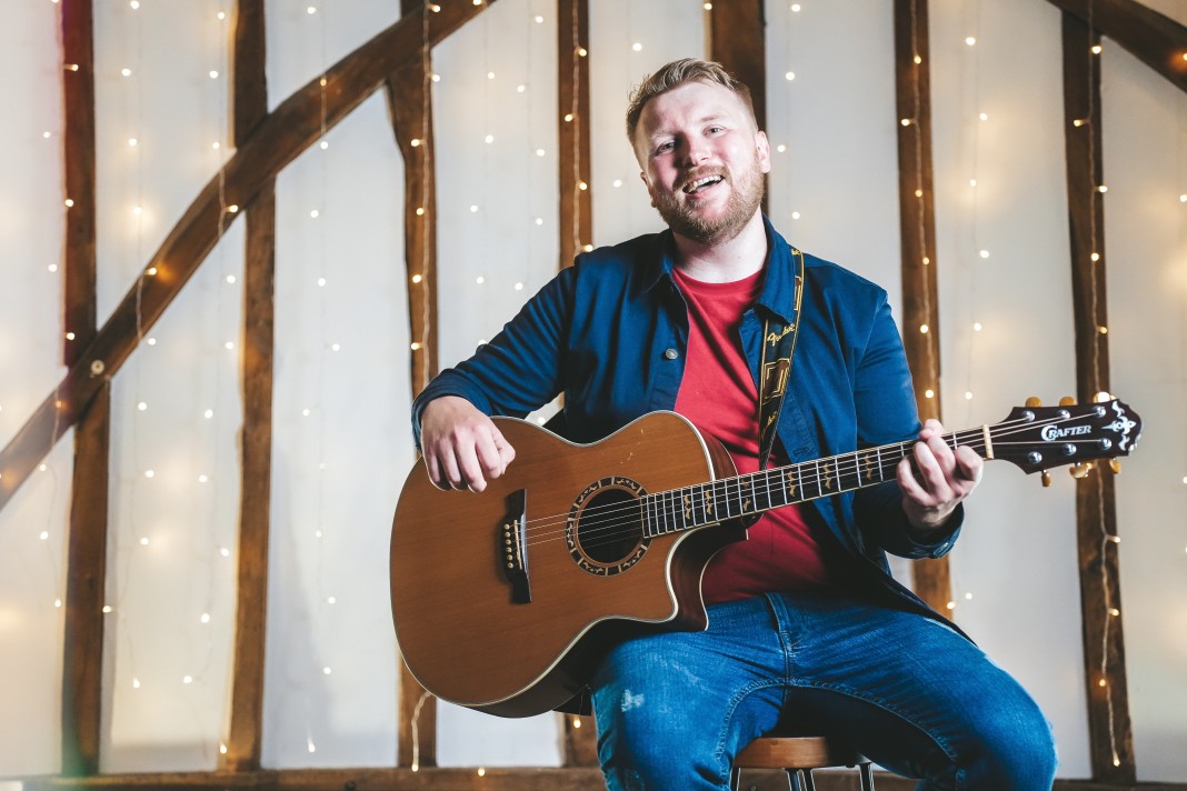 Joey Patrick | Charming Solo Acoustic Performer | Entertainment Nation