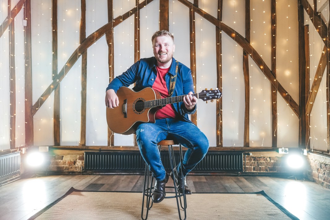 Joey Patrick | Charming Solo Acoustic Performer | Entertainment Nation