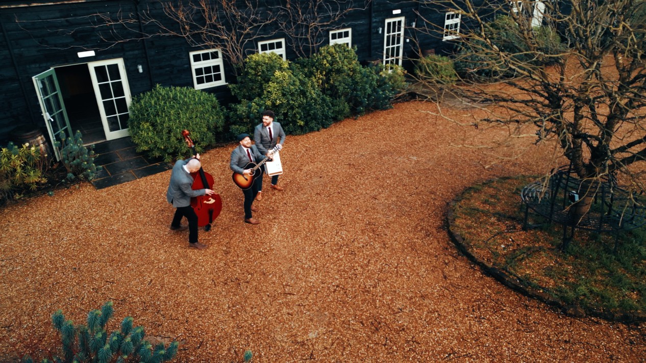 The Strolltones | Feel-Good 3-Piece Acoustic Roaming Band ...